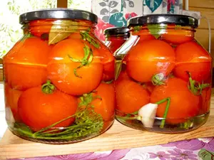 Tomates marinados