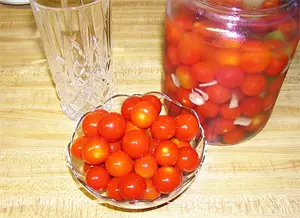 Tomates cereja salgados