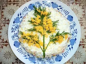 Mimoza salatası nasıl pişirilir - her şey yemek ve yemek pişirme hakkında