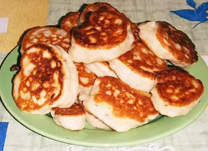 Classic pancakes on yeast