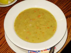 Schlanke Erbsensuppe