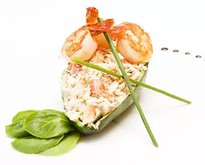 Avocado boat recipe with shrimps