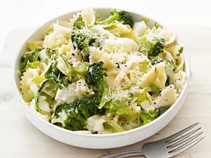 Insalata di pasta e broccoli