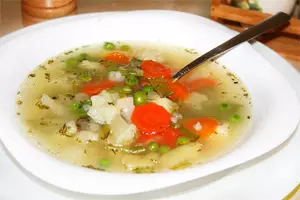 Soup yemiriwo necauliflower